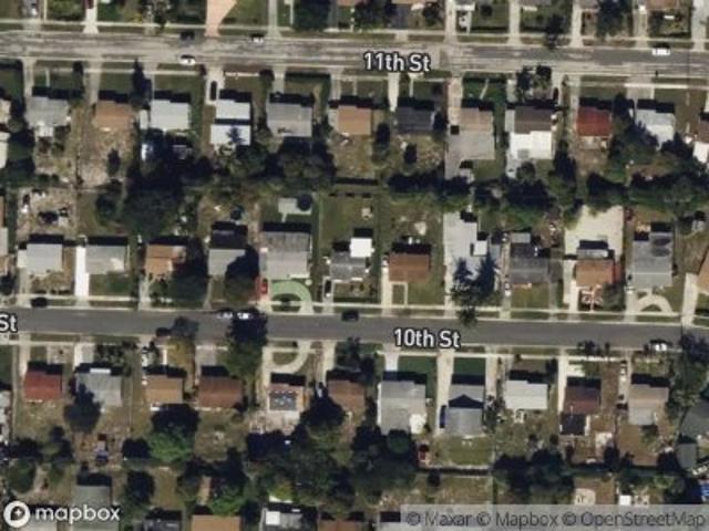 10th St