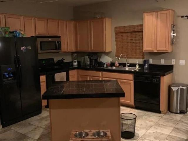 10x13 room for rent at Villagio townhomes