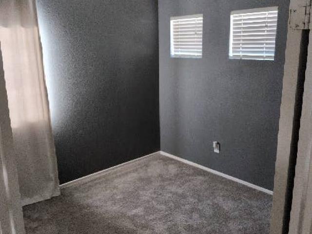 10'x10' bedroom