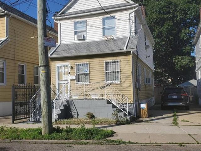11043 th St, Jamaica, NY 11433