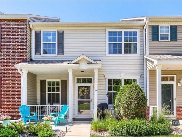 11041 Fergus St NE Unit B, Blaine, MN 55449