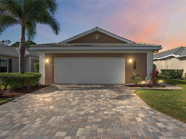 11045 Barnsley Dr, Venice, FL 34293