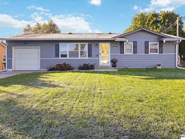 11045 Harney St, Omaha, NE 68154