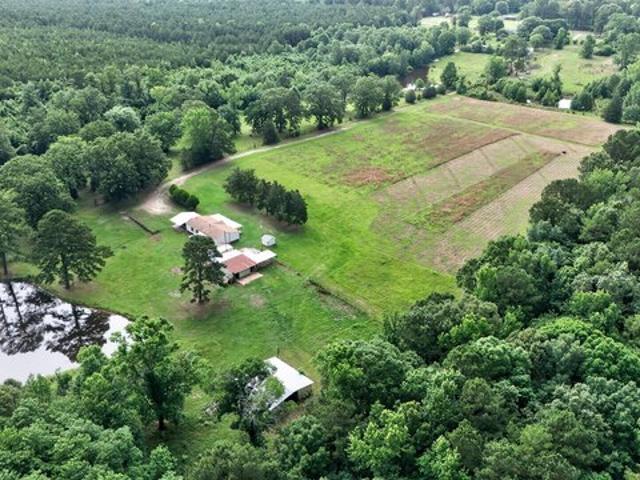 11046 Upper State Line Rd, Vivian, LA 71082