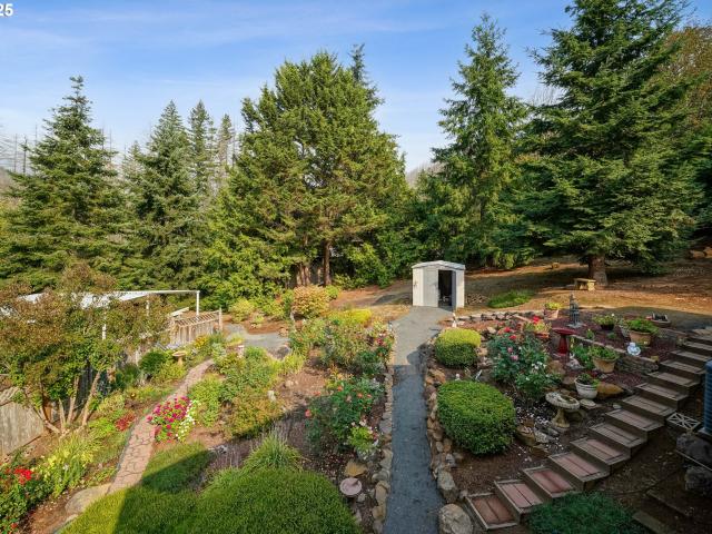 11046 Winstanley DR SE