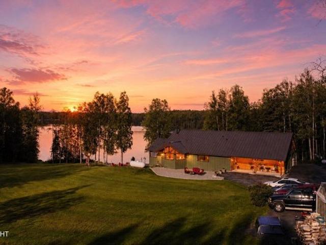 11048 N Lakes O the Su Dr, Willow, AK 99688