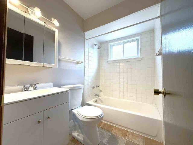 11049 W Hampton Ave 2 Bedroom Apartment for Rent at 11049 W Hampton Ave, Milwaukee, WI 53225 Timmerman West