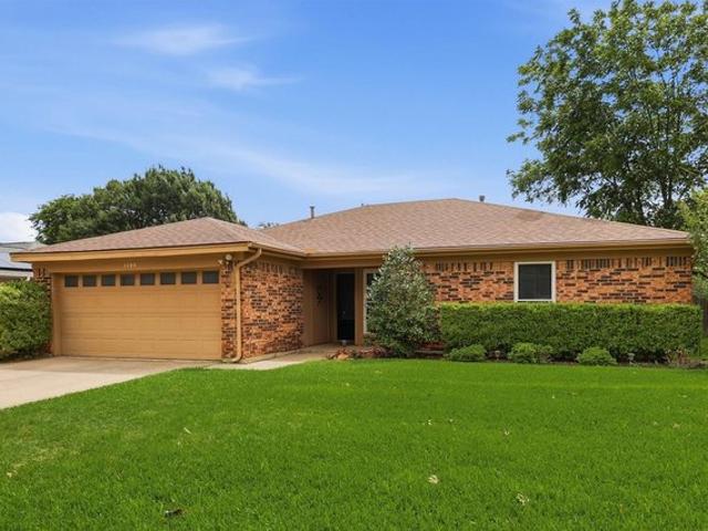 1104 Monterrey St, Bedford, TX 76022
