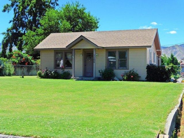1104 N Baker Ave, East Wenatchee, WA 98802