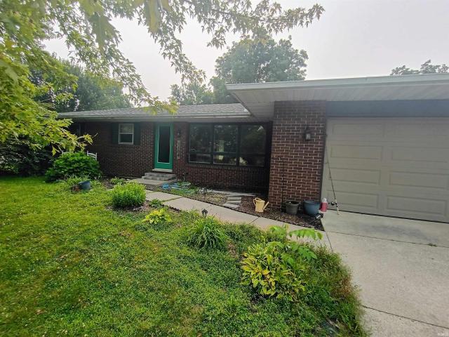 1104 N Hiawatha Drive