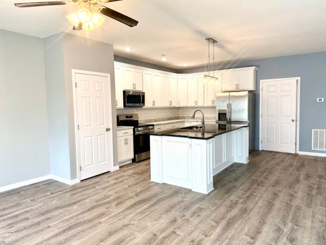 1104 N Midway Court