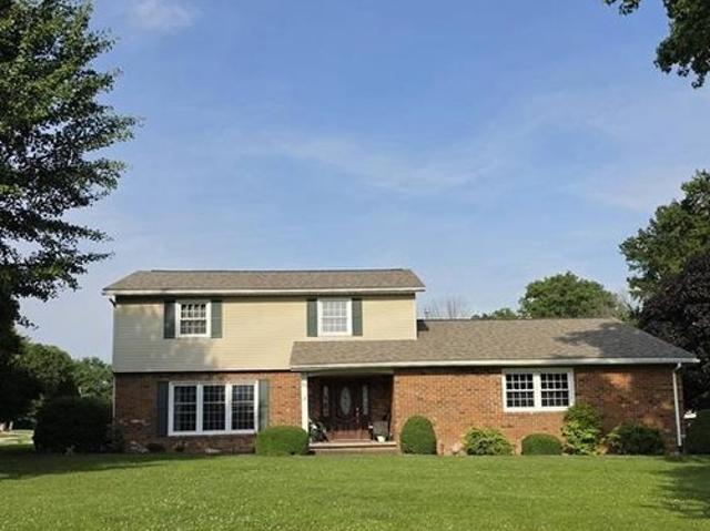 1104 N Van St, Olney, IL 62450