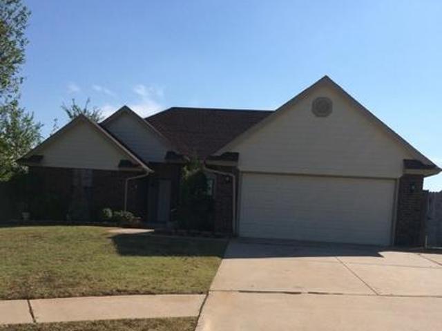 1104 NE 10th Ct, Moore, OK 73160 for rent