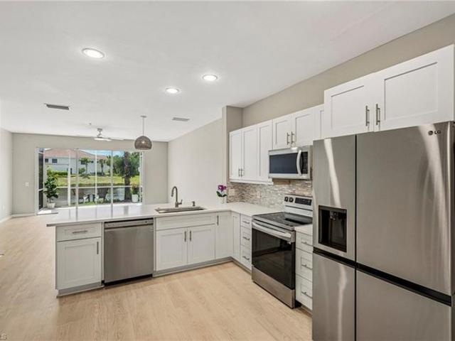 1104 Oxford Ln Unit 44, Naples, FL 34105