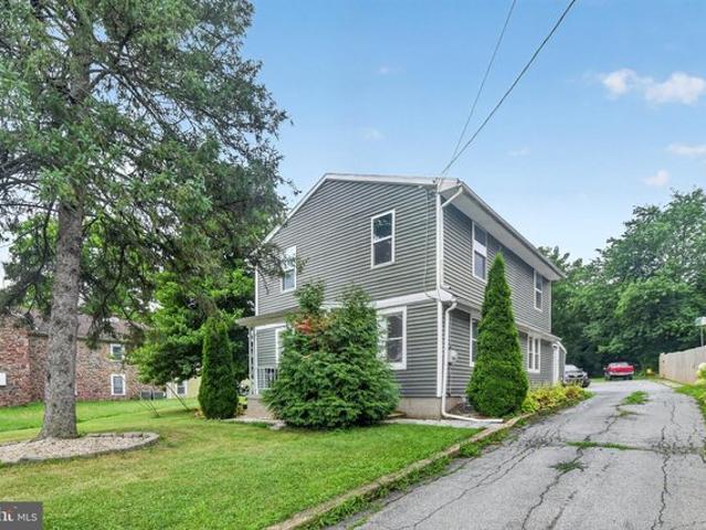 1104 Old Swede Rd, Douglassville, PA 19518