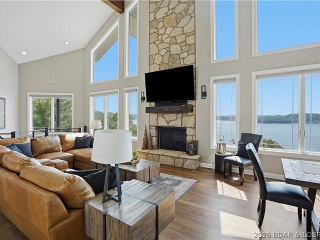 1104 Beacon Pointe Circle