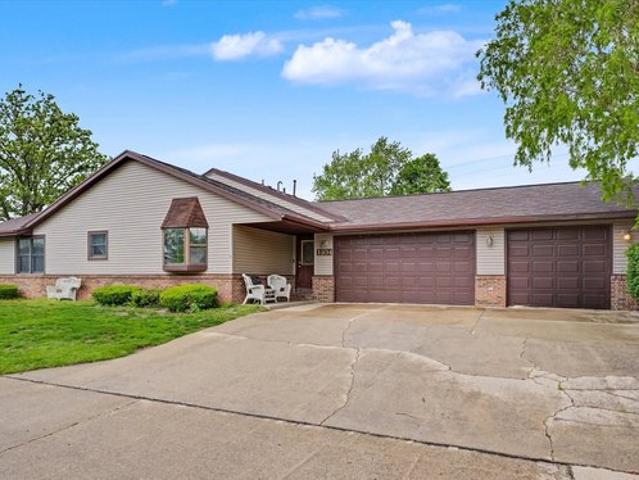 1104 Brad Dr Unit 1104, Urbana, IL 61802