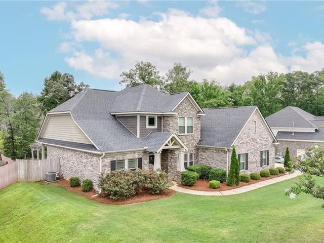 1104 Cedar Creek Dr, Opelika, AL 36801