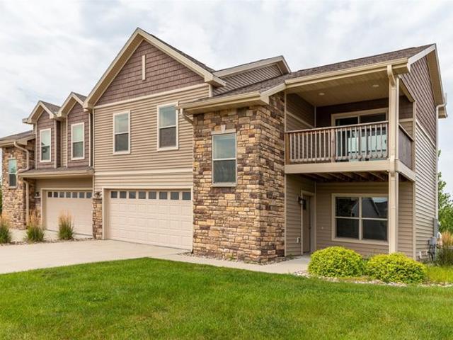1104 Cheyenne Dr, Nevada, IA 50201