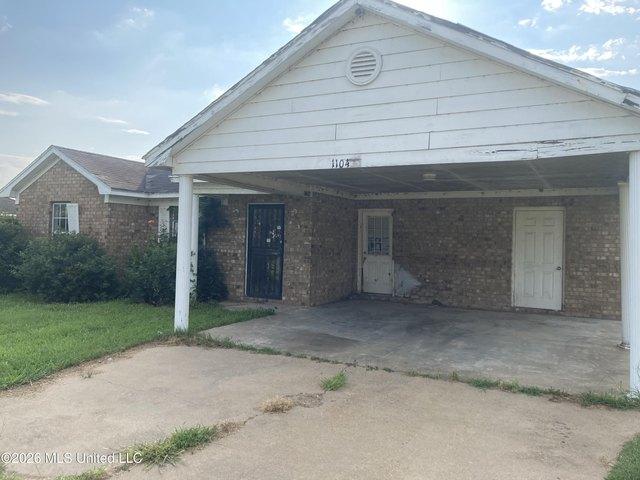 1104 Clover Leaf Cir, Robinsonville, MS 38664