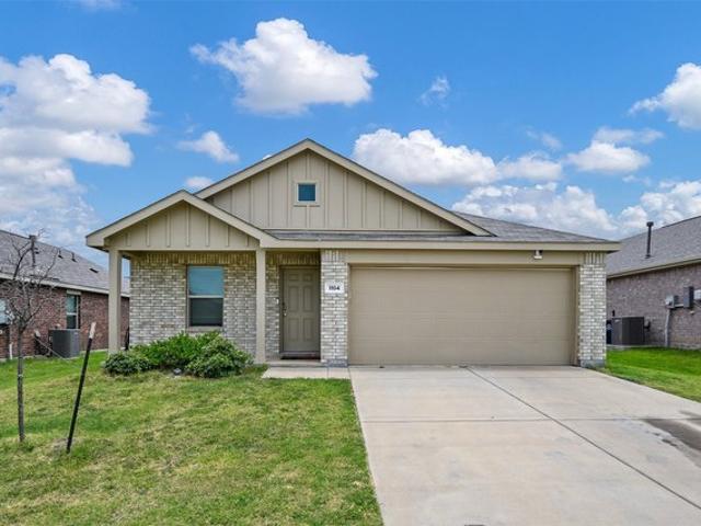 1104 Crestview Dr, Hutchins, TX 75141