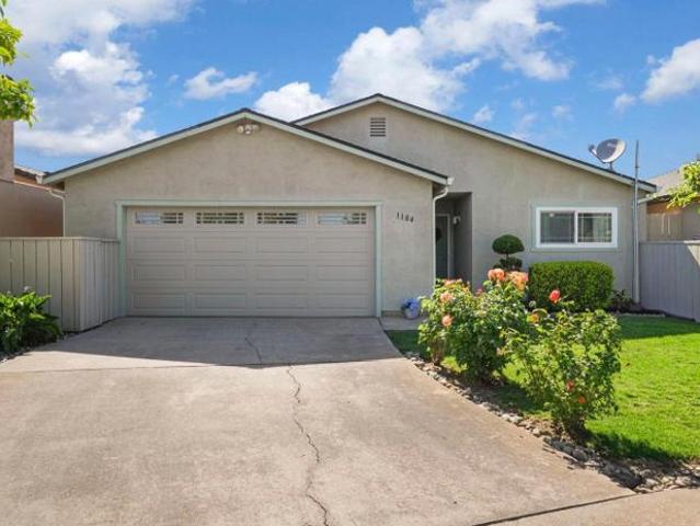 1104 Dartmoor Cir, Lodi, CA 95240