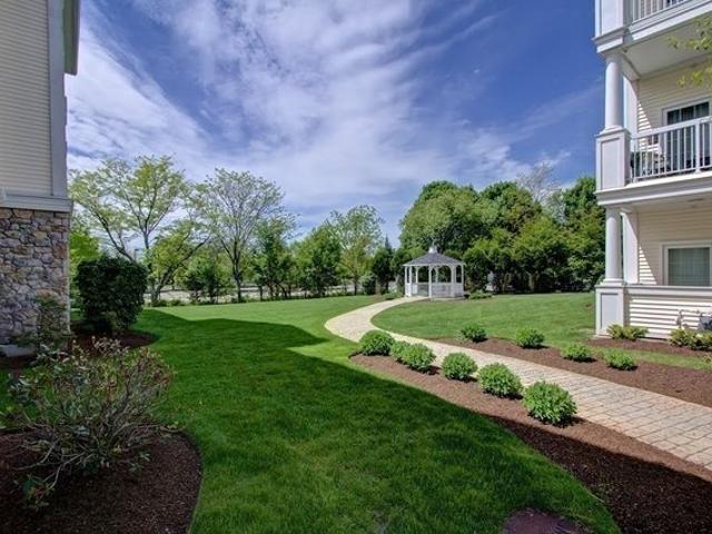 1104 Davenport Ave Unit 1104, Canton, MA 02021