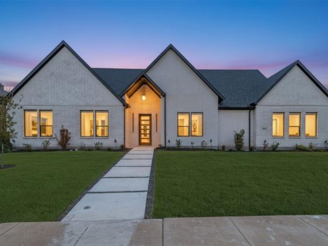 1104 Devonshire Dr N, Forney, TX 75126