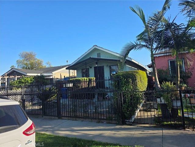 1104 E 102nd St, Los Angeles, CA 90002