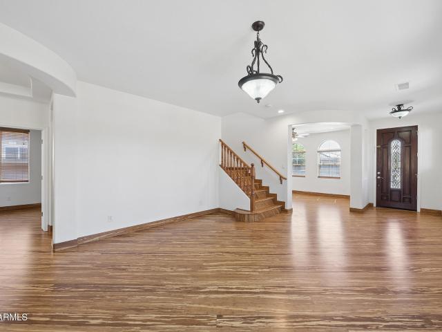 1104 E GAIL Drive
