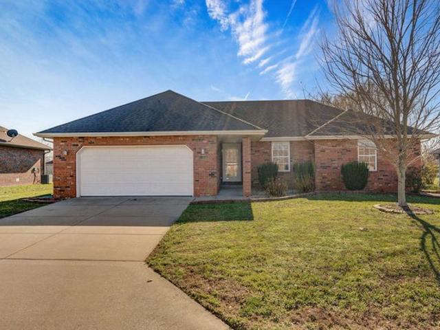 1104 E Eagle Rock Dr, Ozark, MO 65721