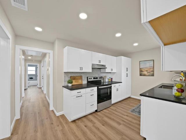 1104 E Russell Avenue