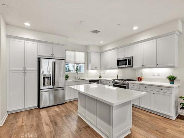 1104 Edgeton Ct, Tustin, CA 92780