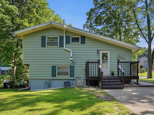 1104 Elm Place