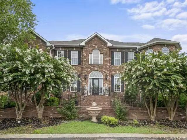 1104 FAIRWAYS, LEBANON, TN 37087 Single Family Residence For S.