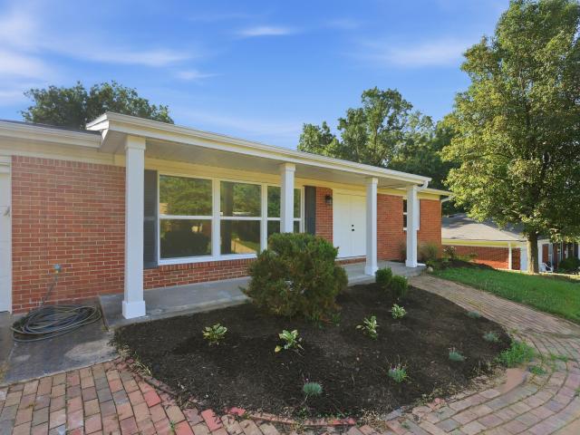 1104 falcon dr