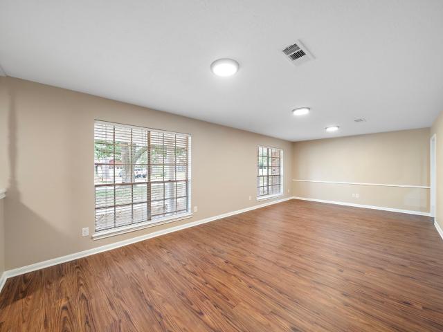 1104 Hillcrest Drive