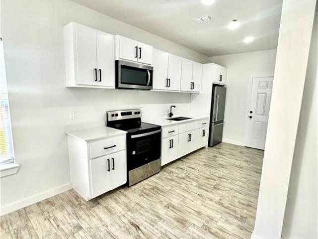 1104 Jesse Street 8