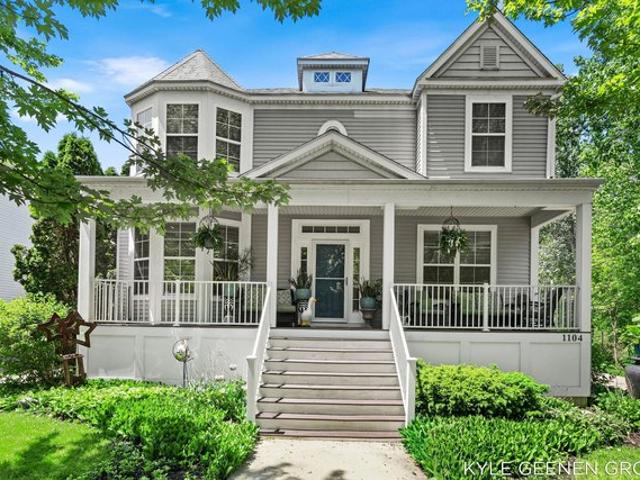 1104 Keystone Rd, Holland, MI 49423