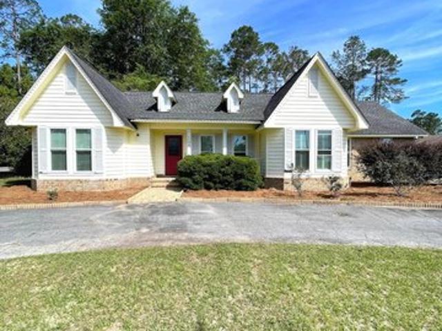 1104 Lakeview Dr, Blackshear, GA 31516