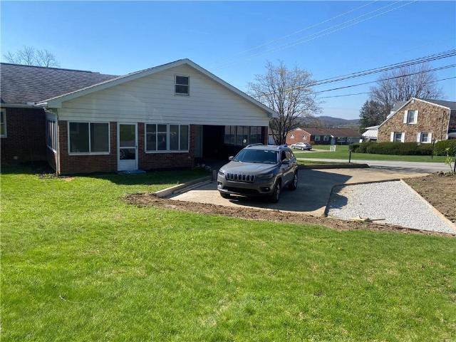 1104 Lakeview Dr, Latrobe, PA 15650 | MLS #1743 | Compass