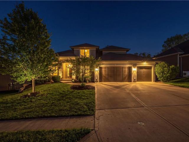 1104 Lakecrest Circle