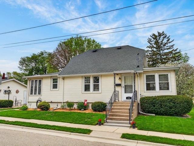 1104 Lawrence St, Madison, WI 53715