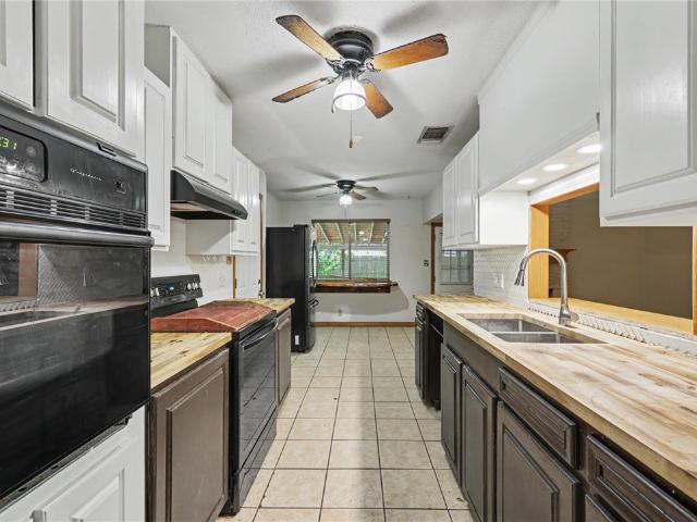 1104 Live Oak