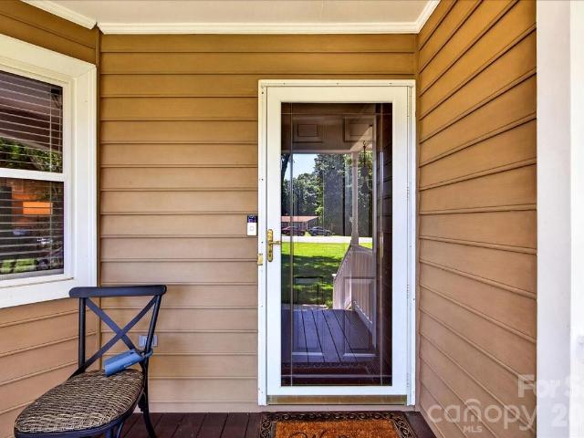 1104 Longmeadow Lane