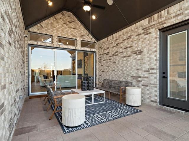1104 Painted Lady Dr, Crowley, TX 76036