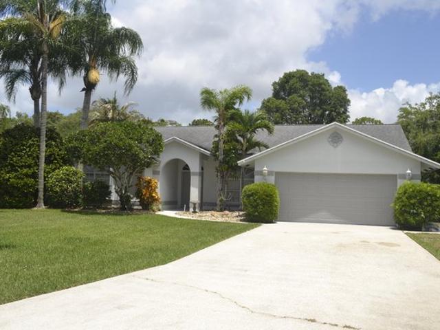 1104 Raintree Ln, Wellington, FL 33414