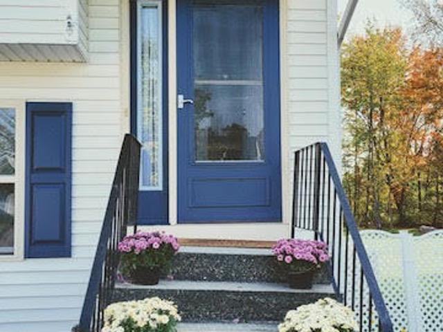 1104 Regal Court