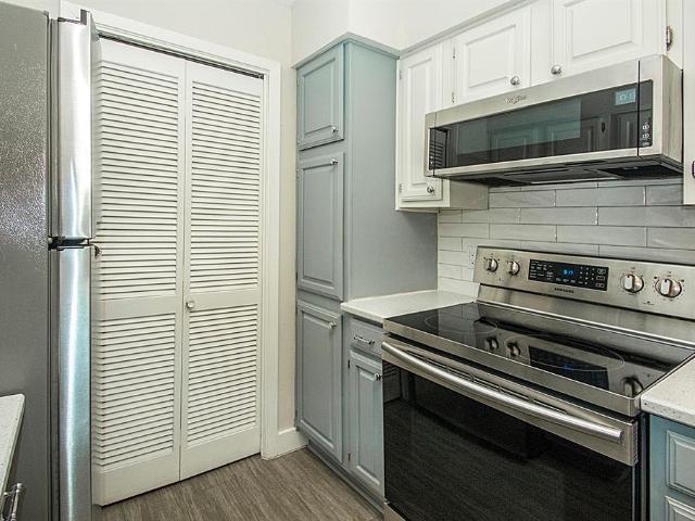 1104 Riverchase Lane # 204