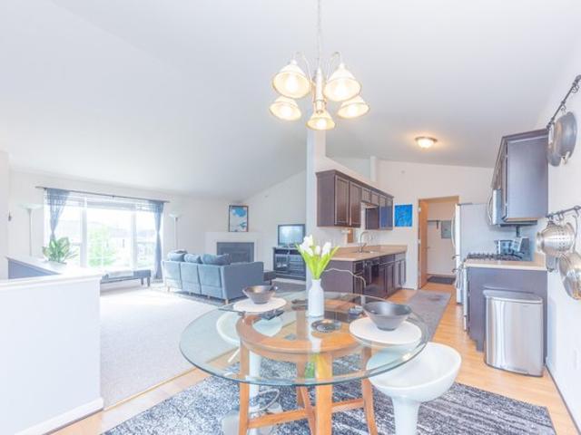 1104 Riversedge Dr, Saline, MI 48176